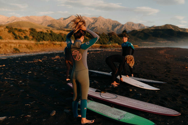 Getting in and out of your Wetsuit - A Guide – Seventhwave